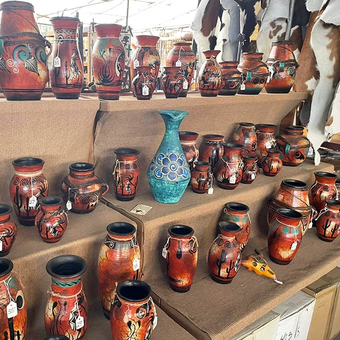 Terracotta dreams! These handcrafted pots showcase the rich artistic traditions of the Southwest, with that stunning turquoise piece stealing the spotlight.