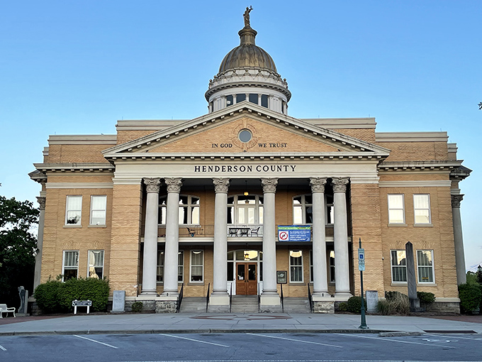 This isn't just a pretty courthouse&mdash;it's architectural eye candy housing the Henderson County Heritage Museum, where local history comes alive.