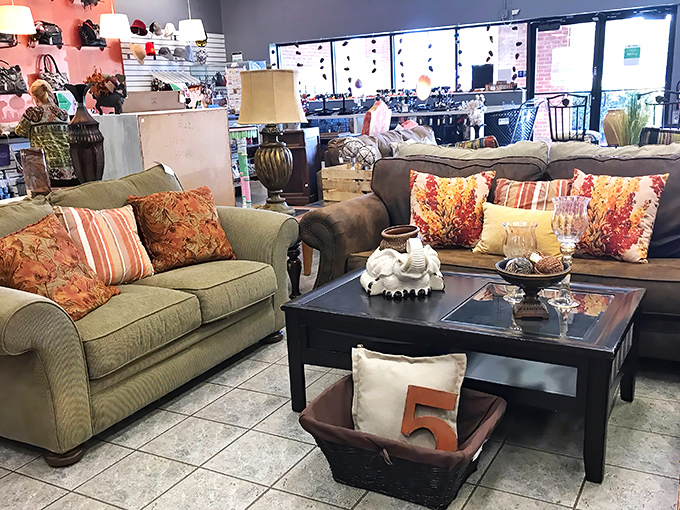 Living room sets that tell stories without speaking. This arrangement is practically begging for a book club meeting and some slightly gossipy conversation.