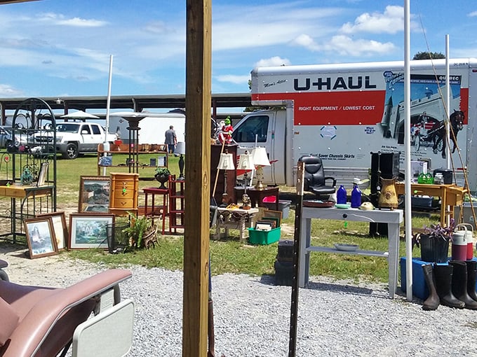 One person's "I don't need this anymore" is another's "I've been looking everywhere for this!" The circle of stuff continues.