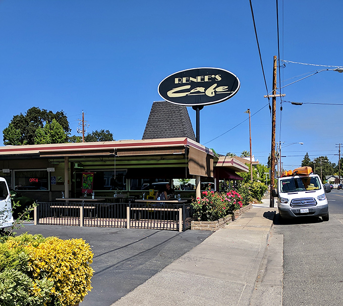 Renee's Caf&eacute; isn't trying to be trendy&mdash;it's been perfecting comfort food while hipster eateries were still a gleam in their investors' eyes.