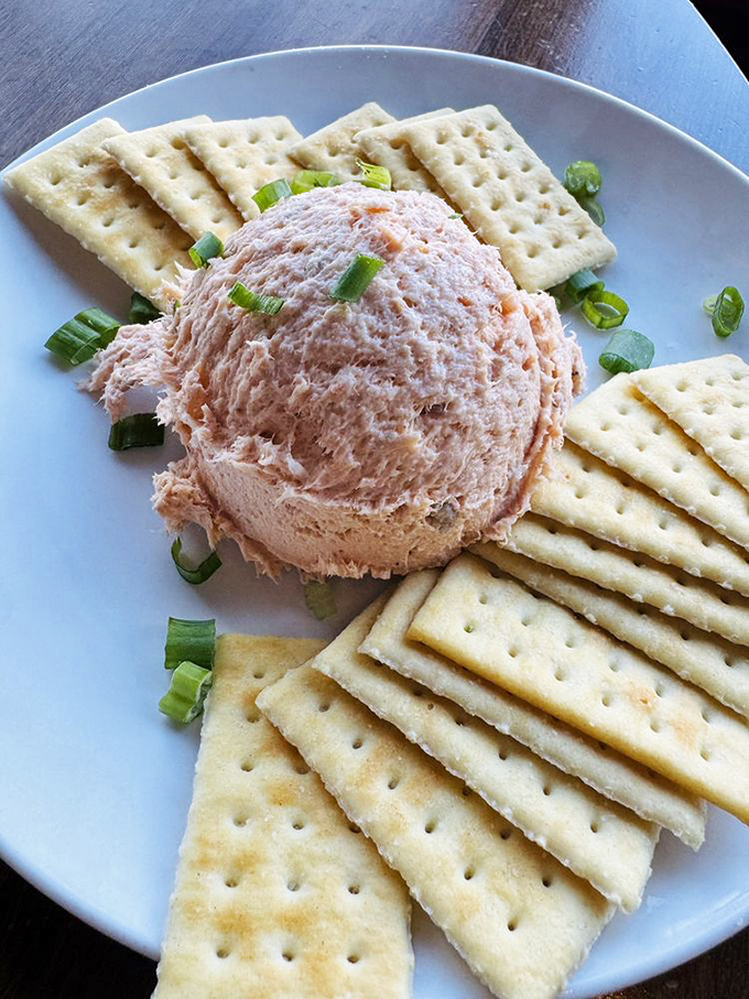 Smoked fish dip surrounded by crackers like courtiers around a king. Simple, unpretentious, and absolutely impossible to stop eating.