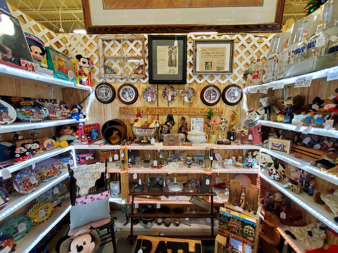 Mickey meets memorabilia in this Disney devotee's dream booth. Walt himself would appreciate how Florida's most famous mouse has become collectible Americana.