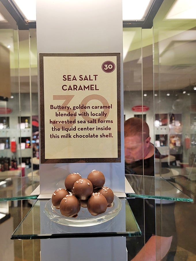 Sea salt caramel: proof that opposites attract in the most delicious ways. That sprinkle of salt is the jewelry that makes this chocolate shine.