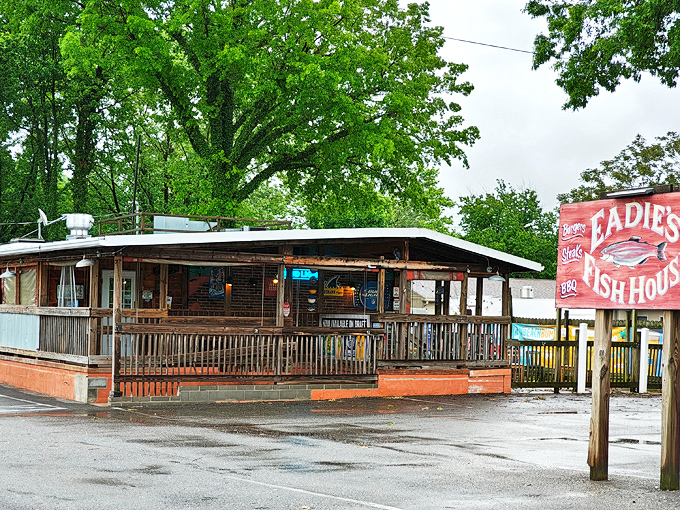 Neighborhood gems like this prove that the best fish houses don't need fancy facades.