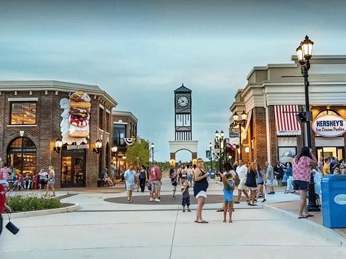 Foley's charming downtown invites window shopping and people-watching&mdash;two activities that cost nothing but time.