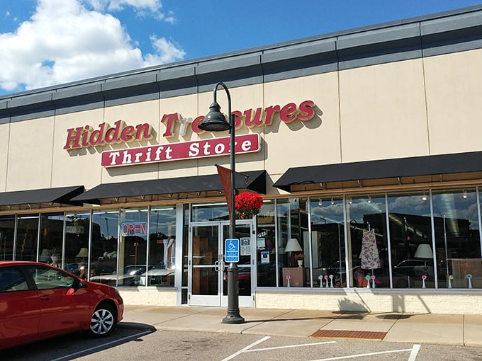 Hidden Treasures lives up to its name with tantalizing sales. That 40% off sign is basically an engraved invitation!