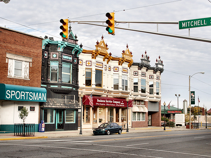 Stroll through downtown Kendallville, where you&rsquo;ll find charming historic architecture and local shops waiting for you to explore their treasures.