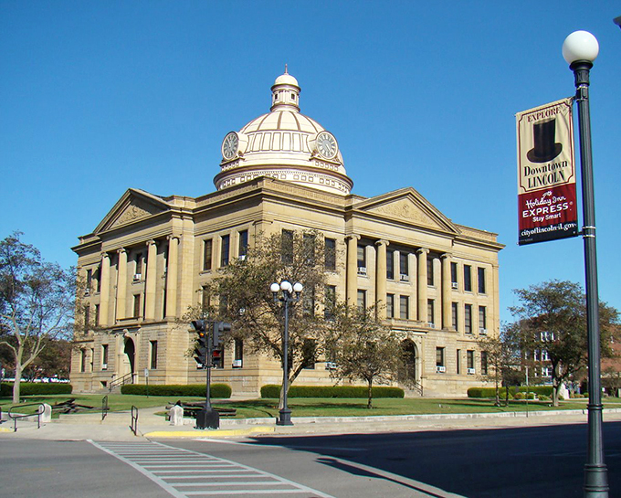 Lincoln's impressive courthouse dome watches over a town where your Social Security check can actually cover the essentials&mdash;with room for dessert!
