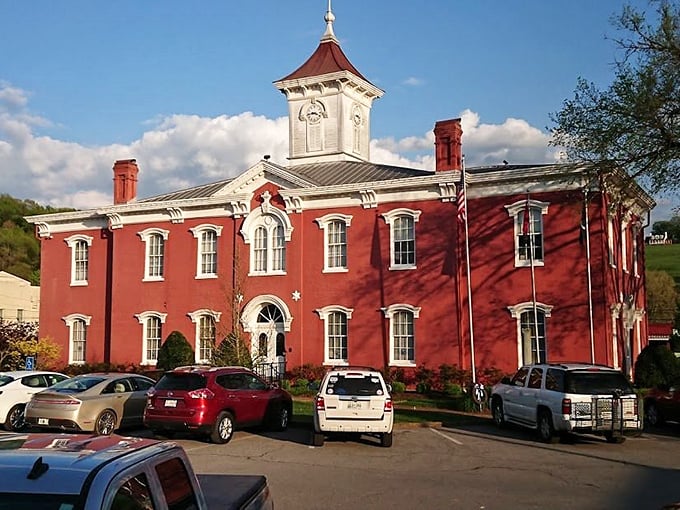 Lynchburg's historic courthouse stands proud in its bright red brick glory. Small-town governance with picture-perfect architecture!