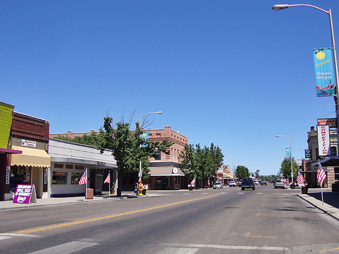 Ontario's brick buildings and wide streets offer small-town appeal with room to breathe. No sardine-can living here!