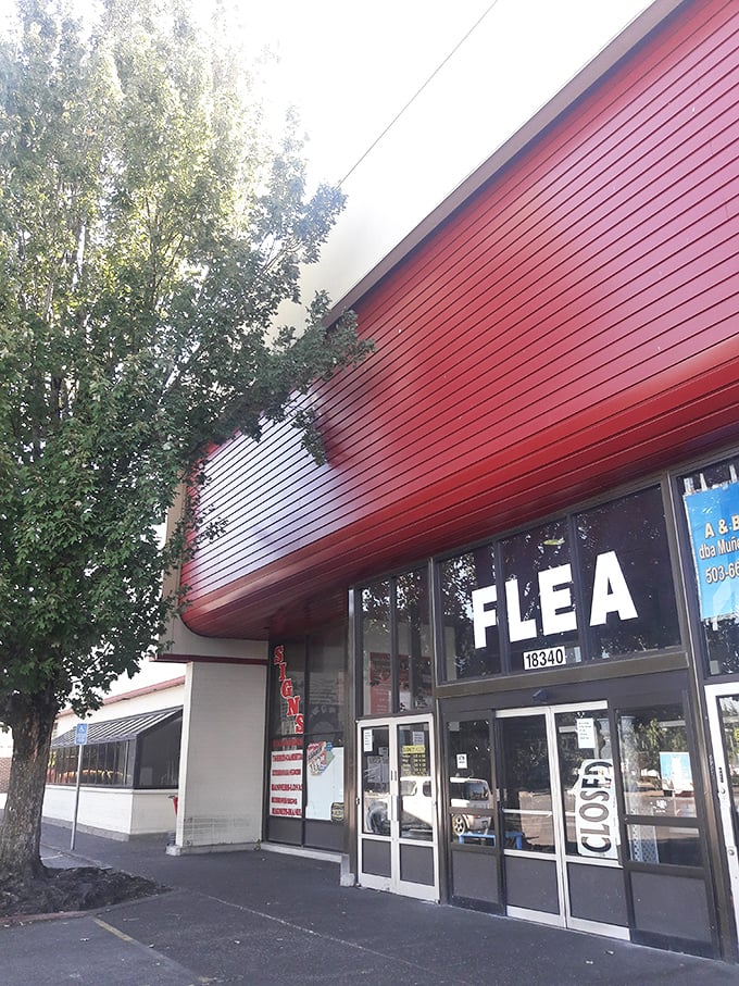 Oregon Flea Market: That red exterior is like a beacon for bargain hunters&mdash;"Treasures inside! No reasonable offer refused!"