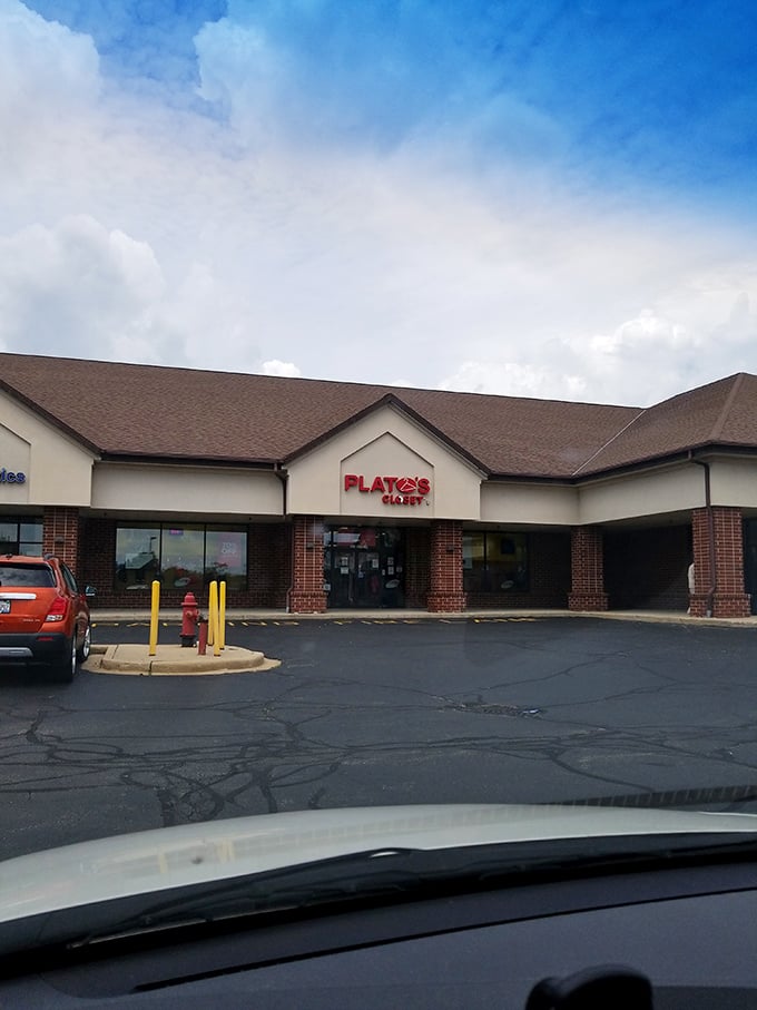 Strip mall treasure trove! Plato's Closet's unassuming exterior hides a fashion-forward paradise for budget-conscious shoppers.