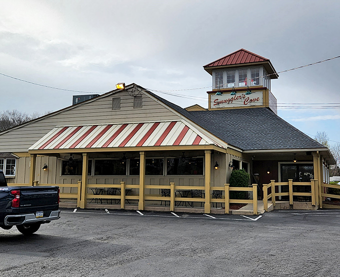Smuggler's Cove brings lighthouse dining to the mountains. Who needs an ocean when you've got seafood with a view?