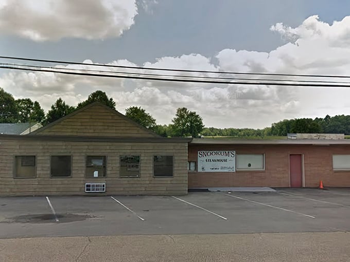 Blink and you might miss this unassuming spot, but locals know &ndash; sometimes the plainest packages hide the juiciest surprises.