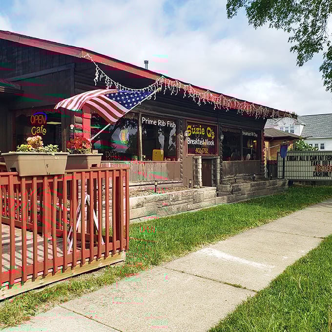 Suzie Q's rustic charm and American flag welcome hungry travelers. Breakfast served with a side of patriotism.