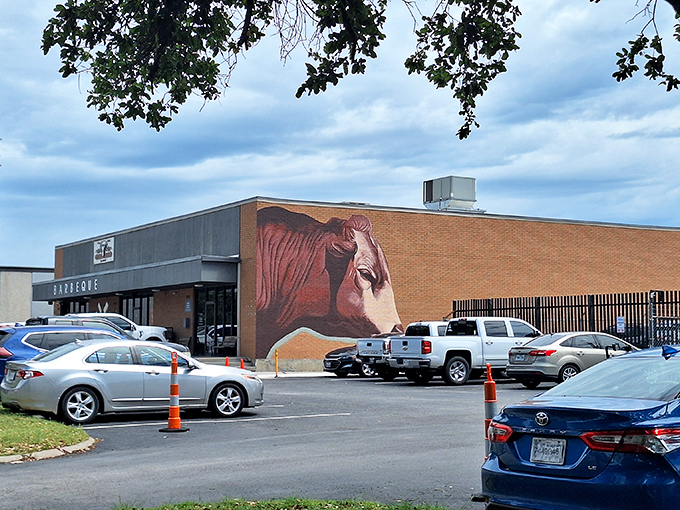 Limited hours make the heart grow fonder. Cattleack's exterior promises exclusive barbecue worth rearranging your schedule for.