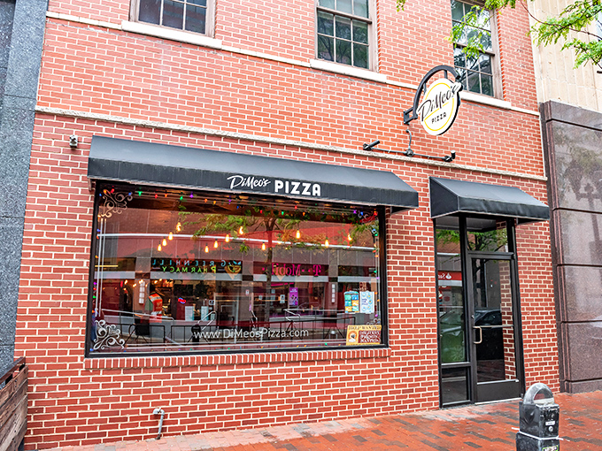 Those string lights aren't the only things glowing at DiMeo's&mdash;wait until you see the perfect char on their hand-tossed crust.