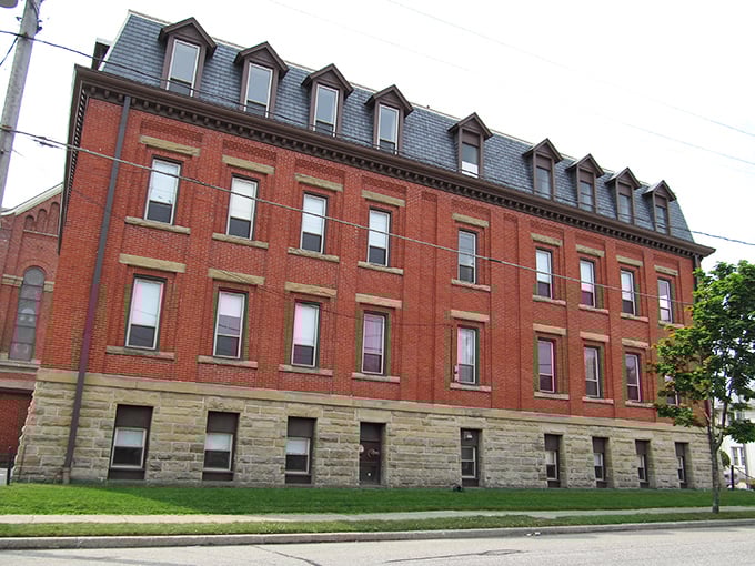 The warm brick facades of downtown Erie create a welcoming atmosphere that practically invites you to window shop. Those arched windows are architectural eye candy!