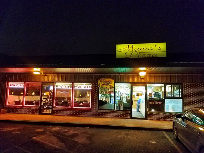 Nothing says "comfort food ahead" quite like a well-lit pizzeria promising Italian dinners and hometown hospitality.