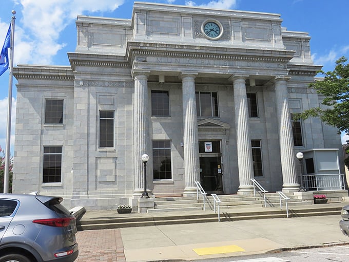 The Pontiac sign hints at Reidsville's appreciation for Americana. This town knows how to honor its roots!