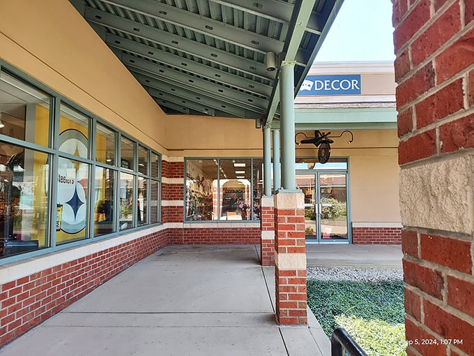 Between Steelers merchandise and home d&eacute;cor, these covered walkways ensure your bargain hunting continues uninterrupted, regardless of Pennsylvania's unpredictable weather.