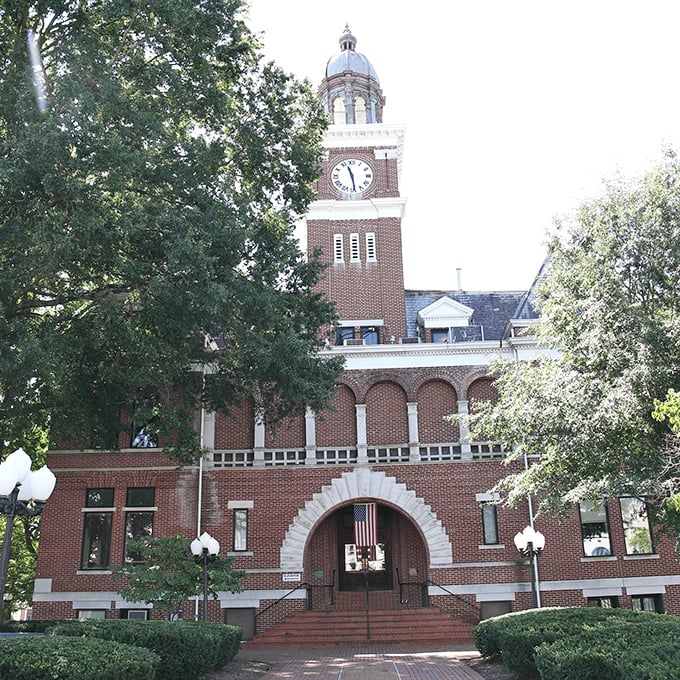 At 70 feet tall, Paris's Eiffel Tower replica may be shorter than its French cousin, but the selfie opportunities are just as magnificent. 