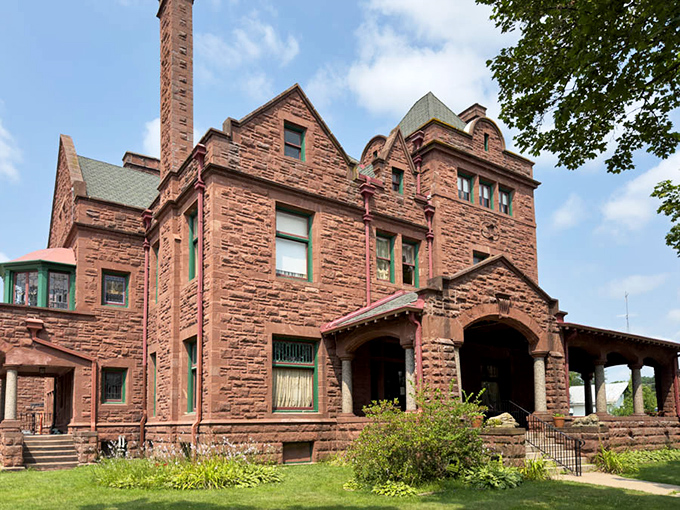 The Ringling family mansion stands as testament to what circus money could buy in 1905: apparently, a whole lot of really nice sandstone.