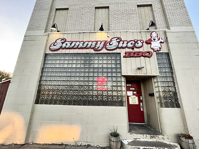 Sammy Sue's BBQ occupies an unassuming building, but as any food lover knows, the most memorable meals often hide behind modest doors.
