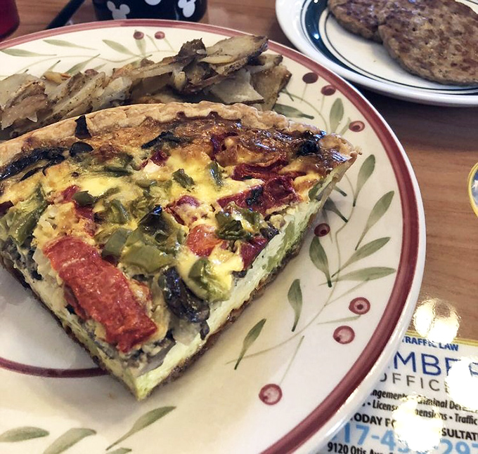 This veggie quiche is having a party and invited roasted peppers, asparagus, and cheese. The potatoes didn't want to miss out.