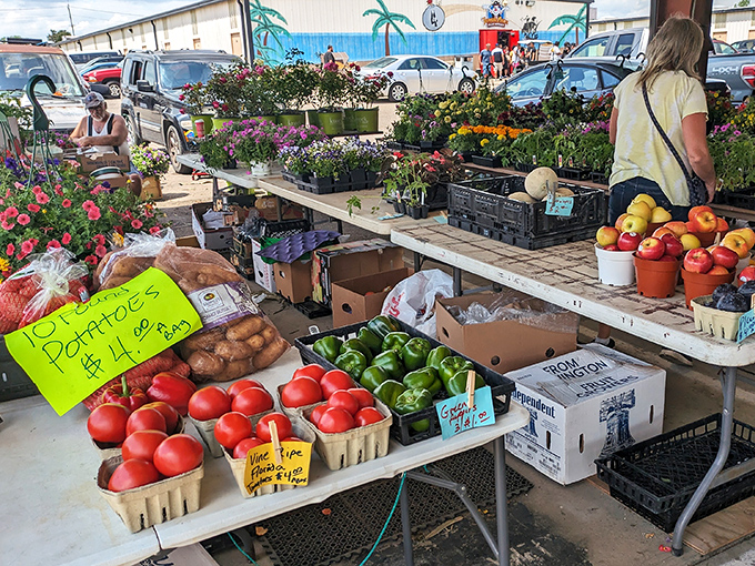 Farm-to-flea-market freshness that puts grocery stores to shame. Those tomatoes didn't travel from another hemisphere to meet your salad.
