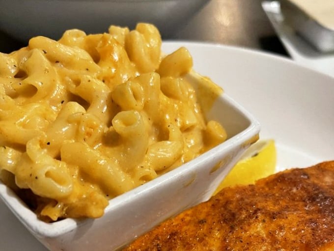 Mac and cheese that doesn't know it's a side dish &ndash; this creamy, dreamy concoction is staging a quiet revolution against main course supremacy.