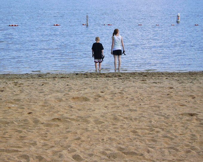 Sandy shores in the mountains? Promised Land's beaches offer lakeside lounging without the coastal crowds or salty aftermath.