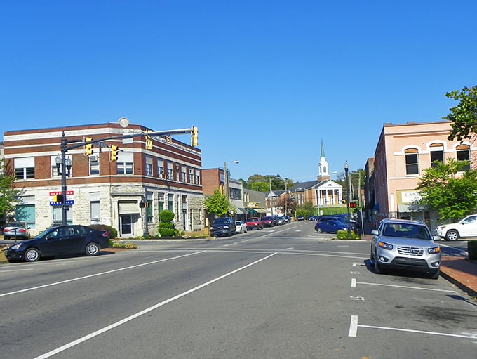 Athens' downtown square looks like it was designed specifically for Sunday afternoon strolls and impromptu conversations with neighbors.