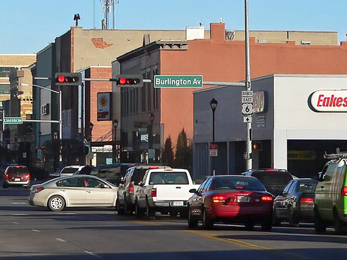 Hastings' downtown boasts impressive historic buildings and traffic lights that rarely turn red for more than a minute&mdash;perfect for a relaxed pace of life.