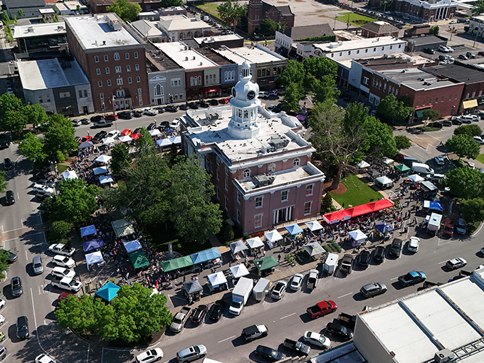 Democracy in action! Murfreesboro's historic courthouse becomes the perfect backdrop for community commerce every Saturday morning.