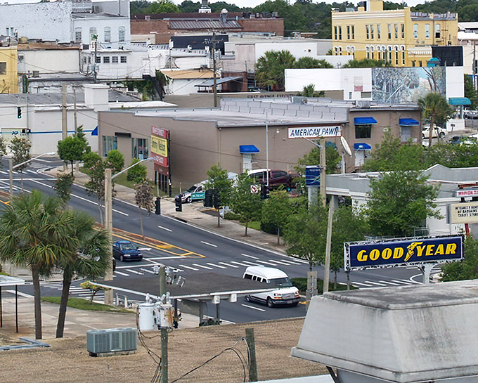 Ocala's historic downtown square looks like it belongs on a postcard &ndash; the kind you'd send to make friends jealous.