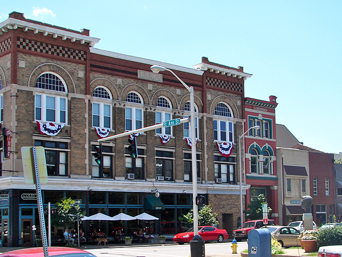Charming Streets, Classic Vibes &ndash; Downtown Owensboro in Full Bloom!