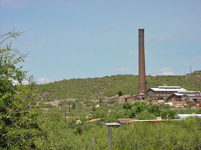 The kind of small town where even traffic lights seem nostalgic, Globe preserves its mining heritage with pride.