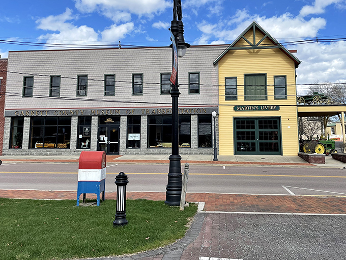 Oakland's town center offers a perfect spot to sit and watch the world go by. Small town people-watching at its finest!