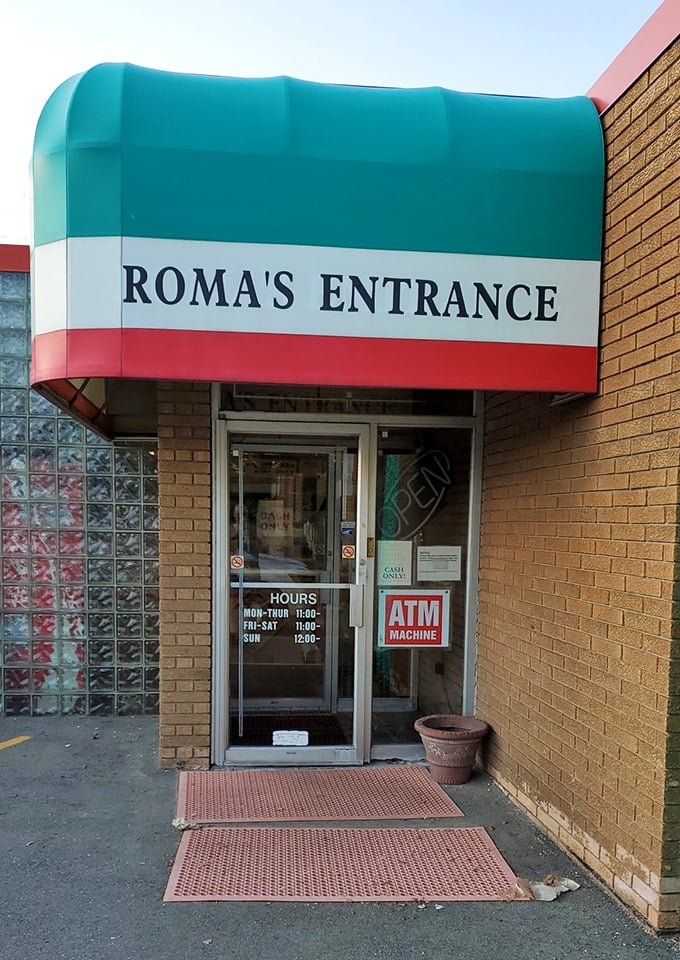 "Roma's Entrance" indeed! This doorway leads to some of Michigan's most authentic Italian flavors.