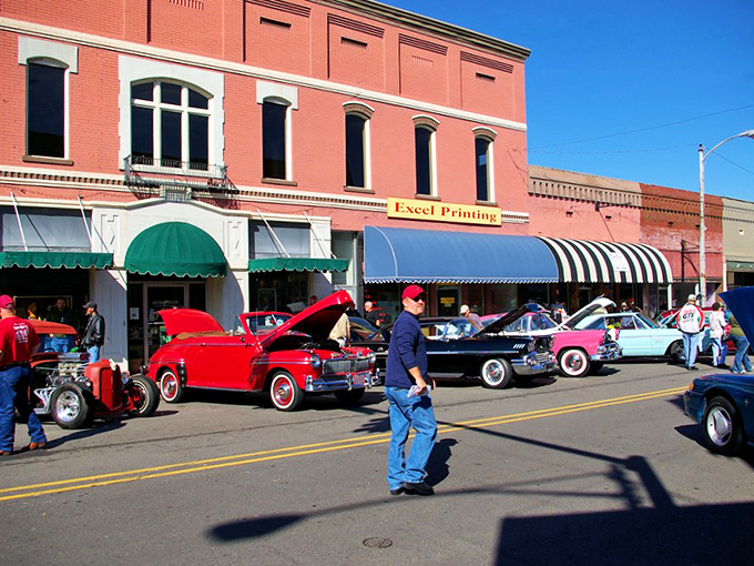 Downtown Russellville's historic buildings house local businesses where shopping isn't just a transaction&mdash;it's a social event.