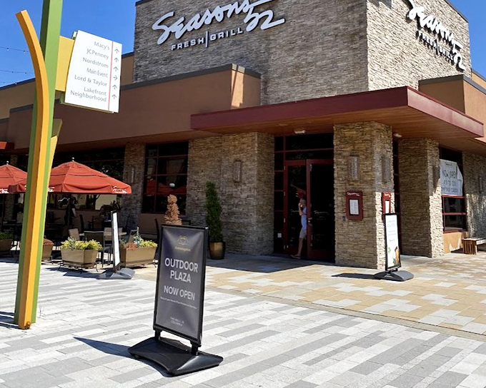 Mall food courts and outlet deals create the ultimate shopping combination for Maryland's savvy shoppers.