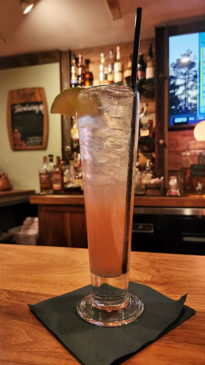 Cocktails at Mac & Walt's prove that adult beverages can be both sophisticated and fun&mdash;like your favorite aunt who tells inappropriate stories.