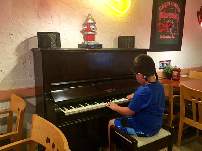 Even the piano seems to whisper jazz notes in this space where music and food speak the same soulful language.