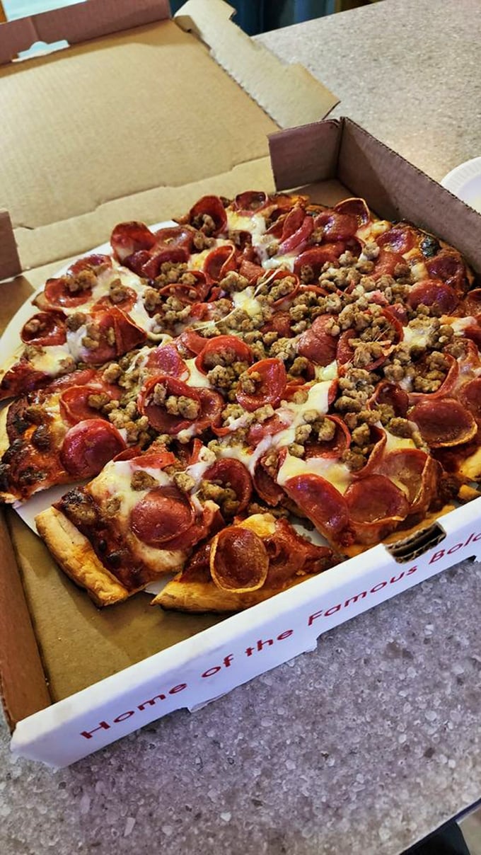 Their pizza proves G & R isn't a one-trick pony&mdash;this pepperoni and sausage masterpiece would be famous too if it weren't overshadowed by that bologna sandwich.