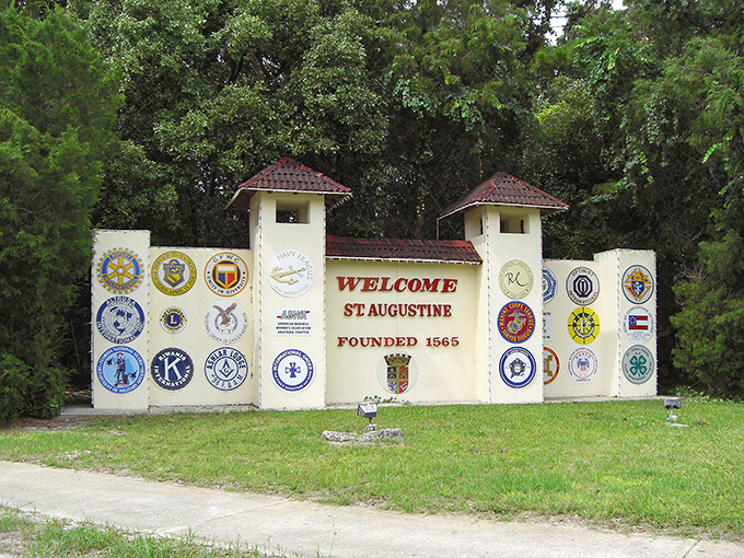 The welcome sign reminds visitors they're walking through America's oldest continuous settlement—conquistadors with better dining options than 1565.