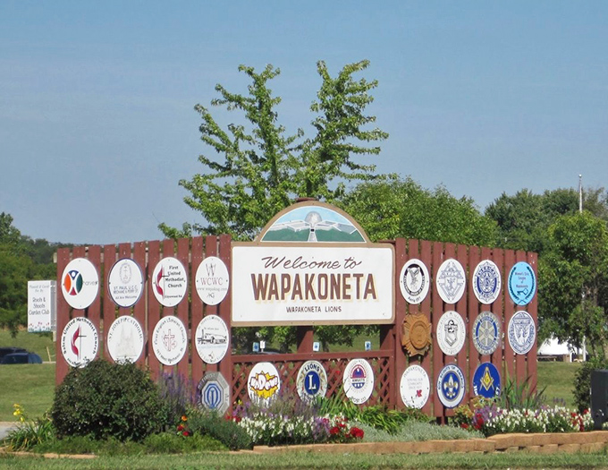 The welcome sign showcases local organizations with Midwestern pride&mdash;because in small towns, belonging to the Lions Club is still something to brag about.