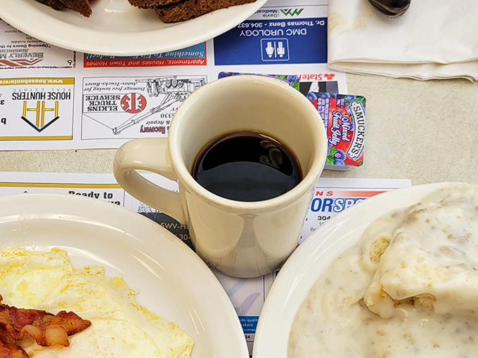 In diners like this, a simple mug of black coffee becomes a supporting character in countless morning conversations and life decisions.