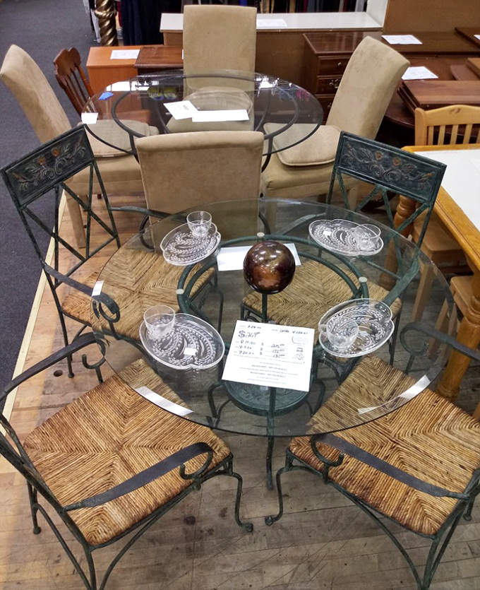 Dinner party waiting to happen &ndash; this elegant glass table set has probably hosted everything from Sunday brunches to holiday gatherings.